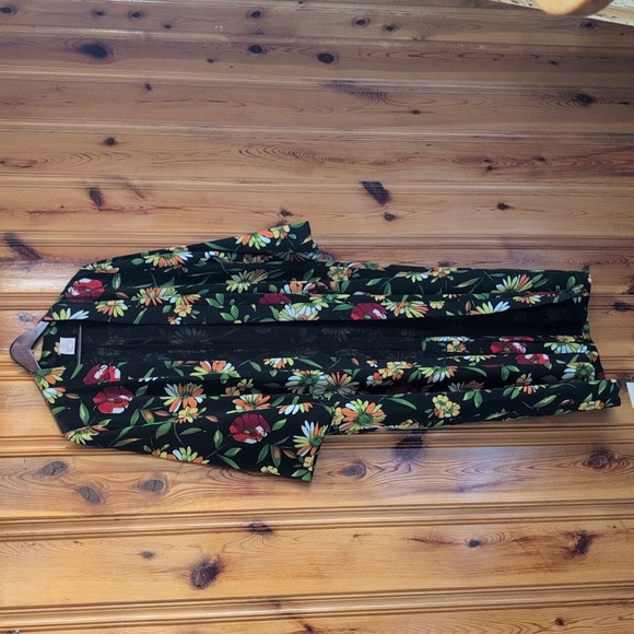 Pretty B | Tops | Nice Lined Robekimonoor Dress Up A Bland Outfit ...